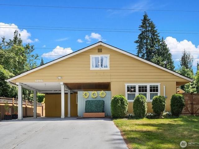 12415 NE 112th St, Kirkland, WA 98033