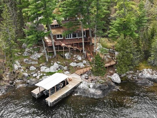 12418 Rock Point Dr, Kabetogama, MN 56669