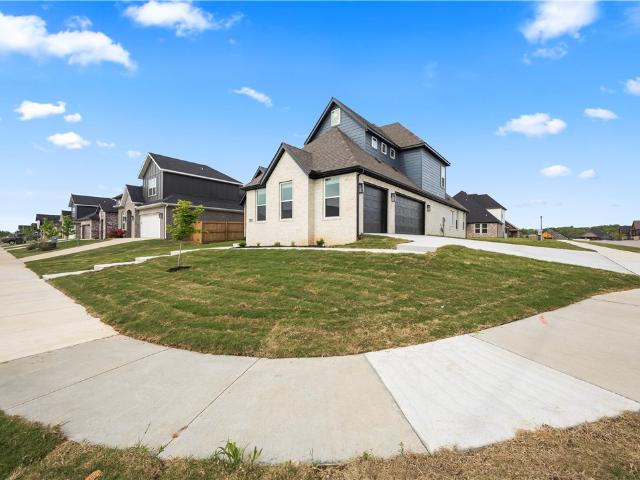 1241 Mammoth Street