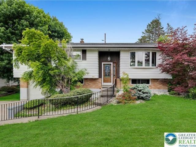 1241 N 13th St, Whitehall, PA 18052