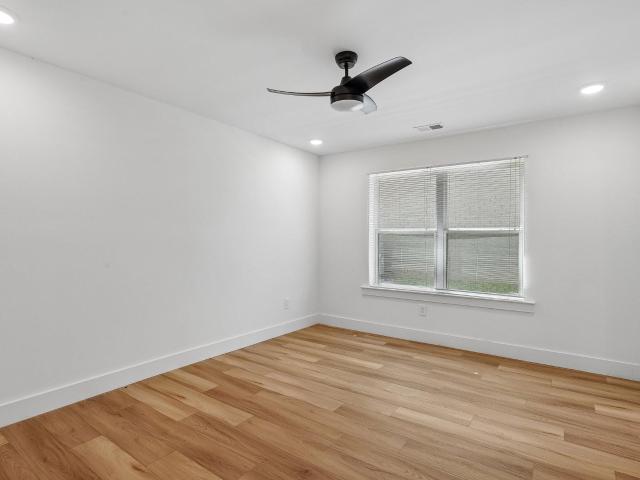 1241 N Avondale Cir