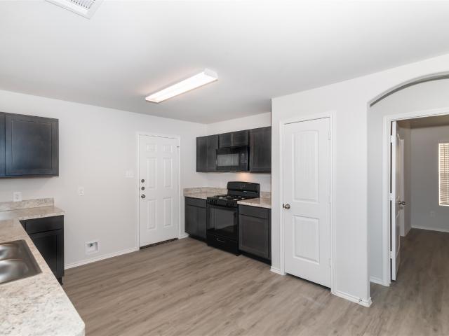 1241 Narrow Heights