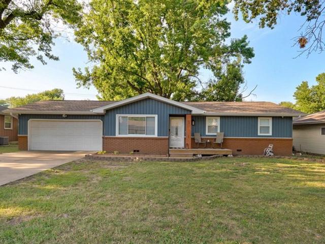 1241 E Woodland St, Springfield, MO 65804