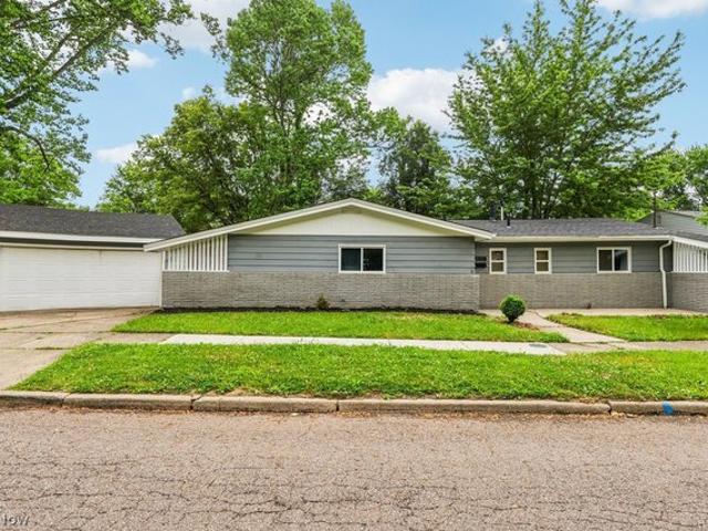 1241 Hilton Dr, Akron, OH 44313