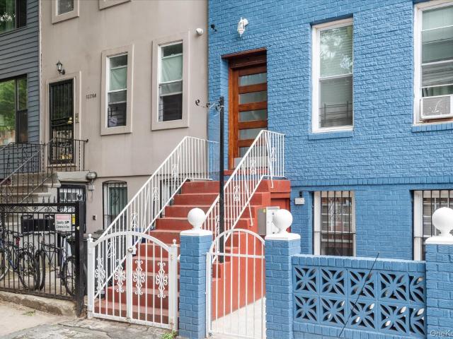 1241 Putnam Avenue