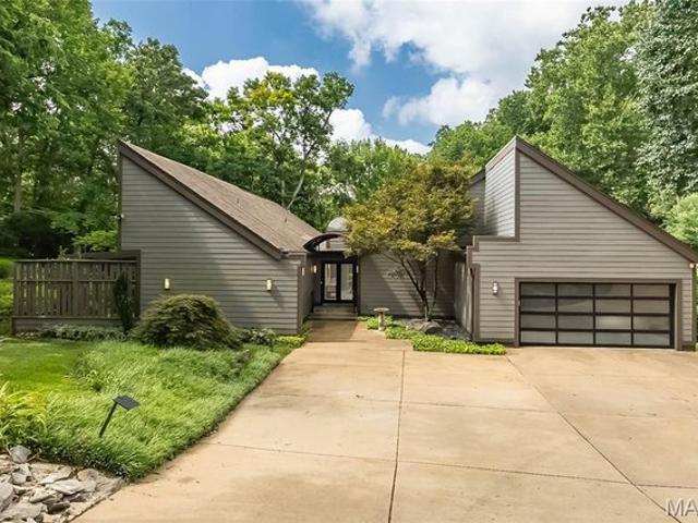 12420 Robyn Rd, Sunset Hills, MO 63127