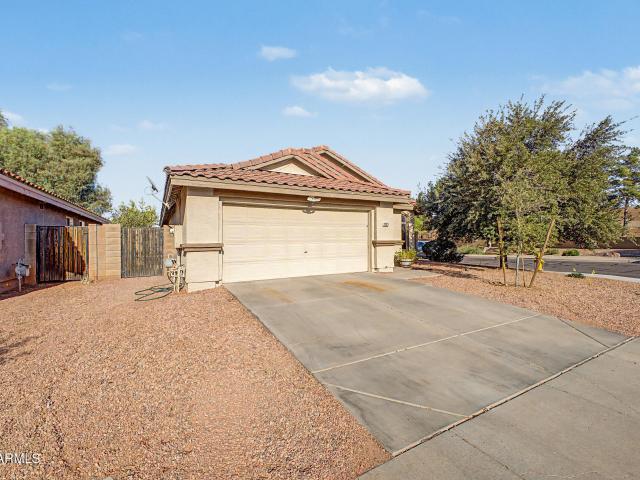 12421 N 42ND Drive