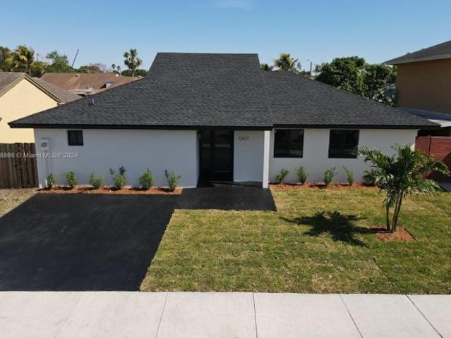 12421 SW 203rd St, Miami, FL 33177
