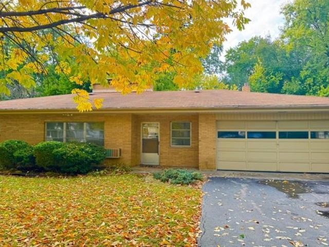 12422 S 70th Ct, Palos Heights, IL 60463