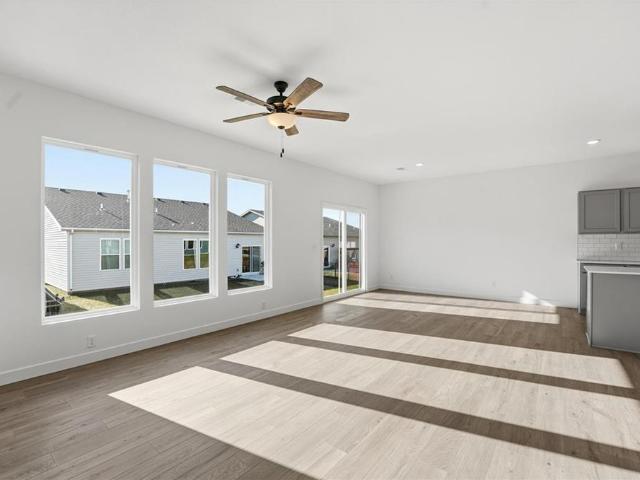 12427 S Aspen Ln, Lee's Summit, MO 64086 | MLS #2613