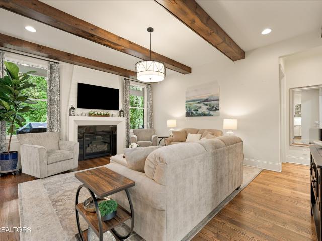 12424 English Laurel Lane