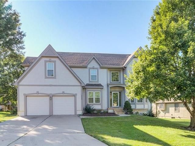 12425 Beverly St, Leawood, KS 66209