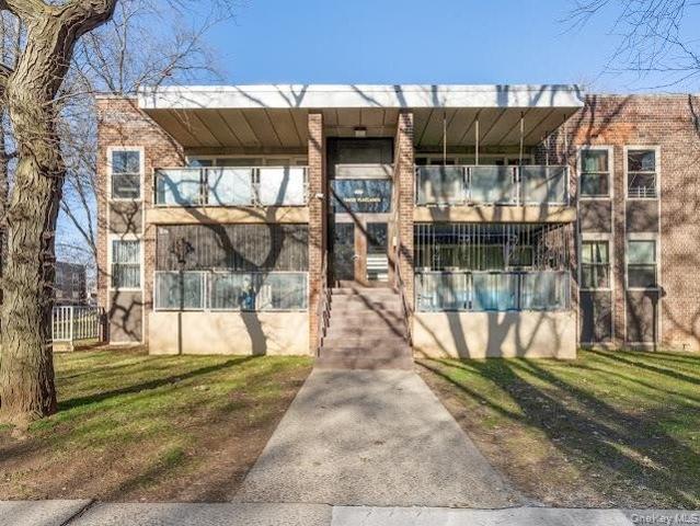 12425 Flatlands Ave, Brooklyn, NY 11208