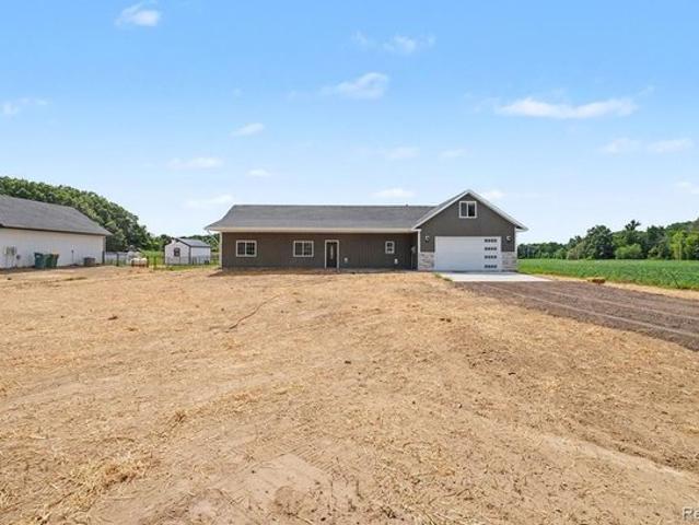 12425 Old Miller Rd, Gaines, MI 48449