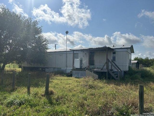 1242 Cologne Rd, Victoria, TX 77905
