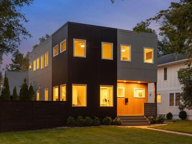 1242 Edgcumbe Rd, Saint Paul, MN 55105