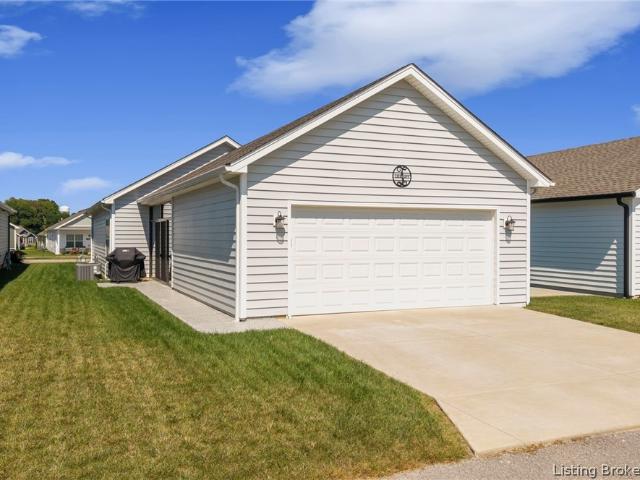 1242 Parkland Trail