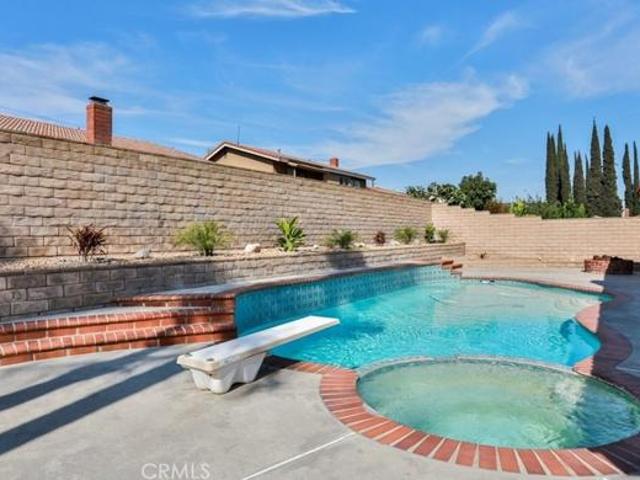 1242 S Glencroft Rd, Glendora, CA 91740