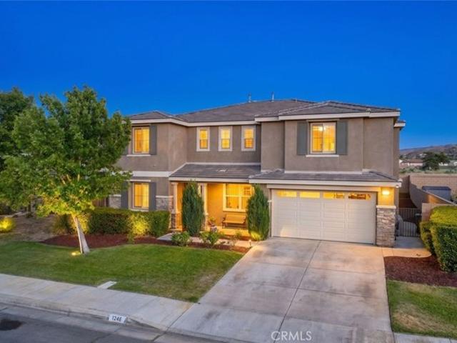 1242 Wellington Dr, Palmdale, CA 93551