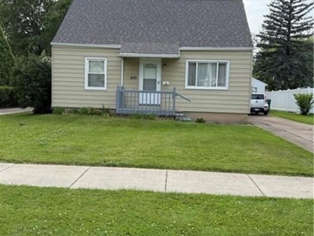 1242 87th St, Niagara Falls, NY 14304