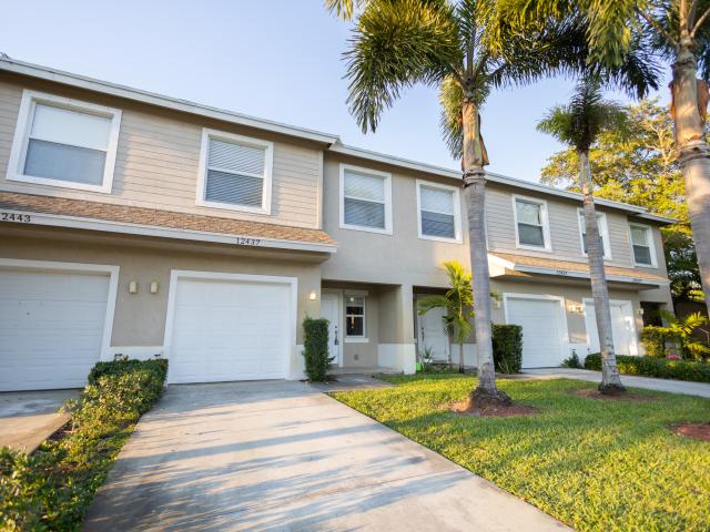 12437 Westhampton Cir, Wellington, FL 33414 | MLS #B26008 | Compass