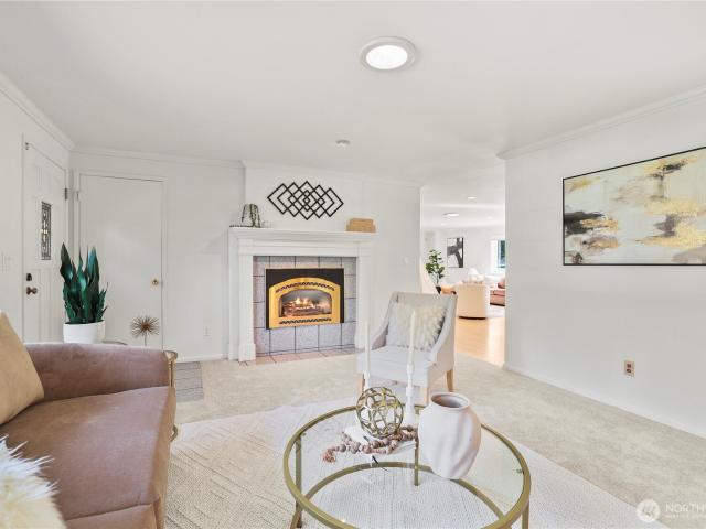 12438 th Pl SE