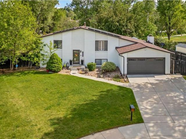 12438 W 70th Pl, Arvada, CO 80004