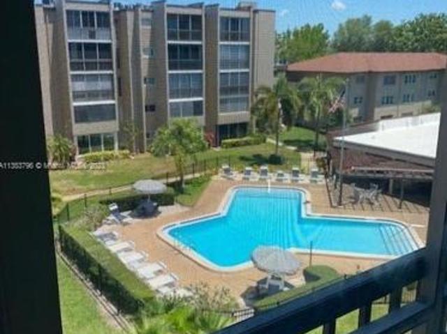 1243 Martin Luther King Jr Dr S #C 401, Clearwater, FL 33756
