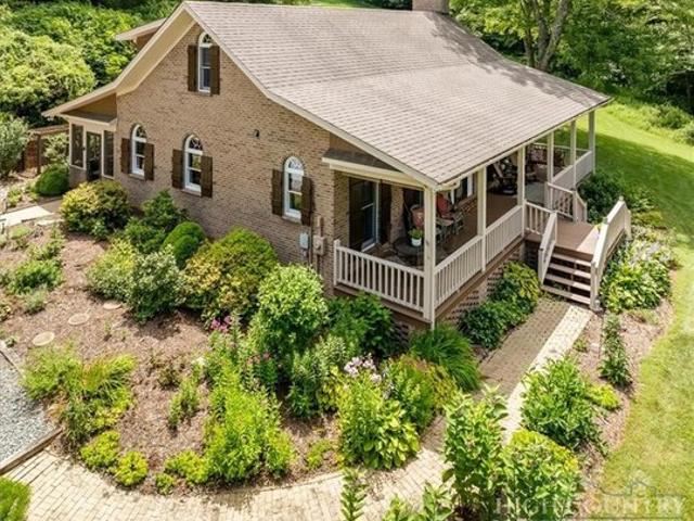 1243 Meadowfork Rd, Laurel Springs, NC 28644