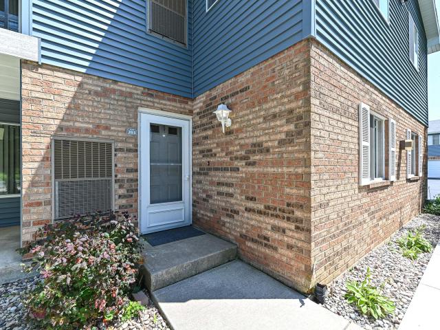 1243 N Sunnyslope Dr, Unit 203