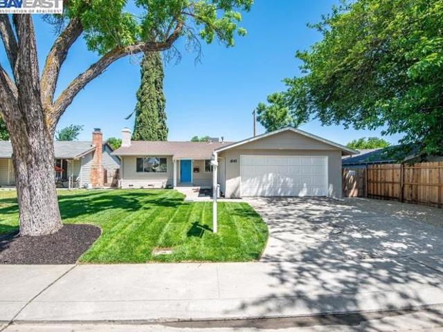 1243 Beverly Pl, Tracy, CA 95376