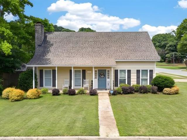 1243 Cedric Ct, Montgomery, AL 36109