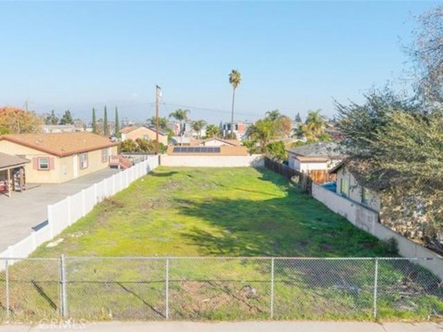 1243 E St, Corona, CA 92882