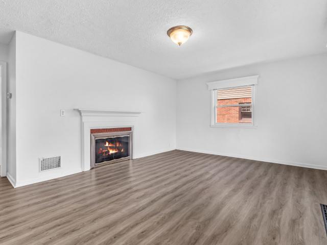 1243 E Thompson Road