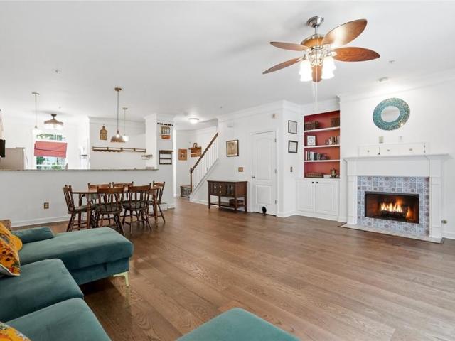 1243 Harris Commons Place