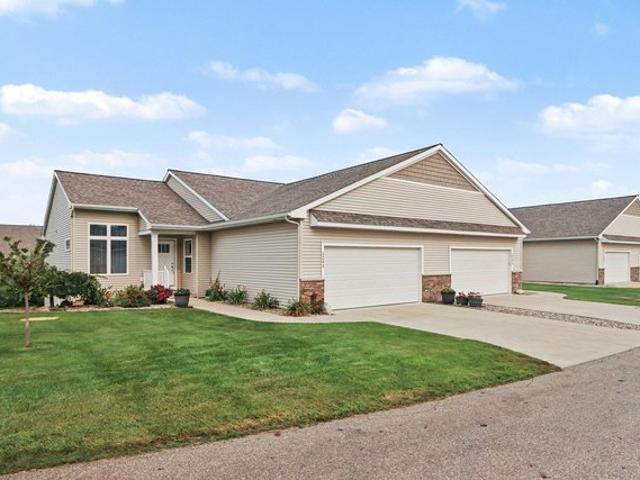 1243 S Village Cir, Kalamazoo, MI 49009