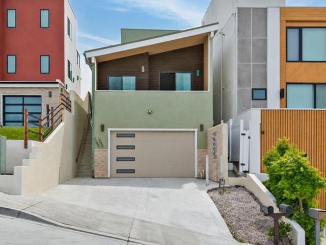 1243 Van Nuys St, San Diego, CA 92109