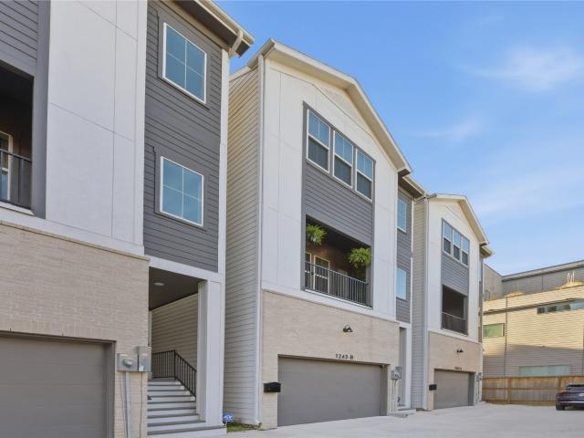 1243 W 23rd St, Unit B, Houston, TX 77008 | MLS #52636 | Compass