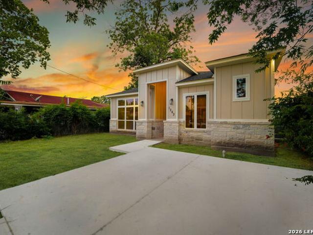 1243 W Harlan Ave