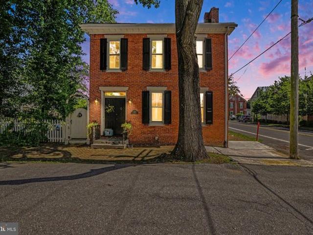 124 3rd St, Boiling Springs, PA 17007