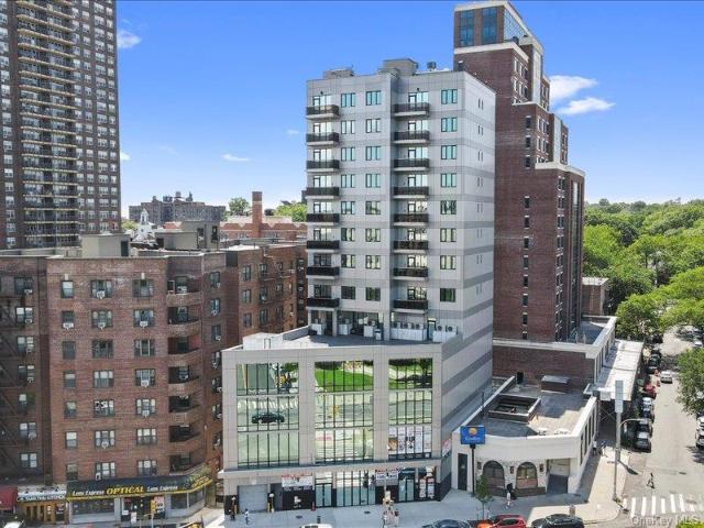 124 28 Queens Boulevard 11C