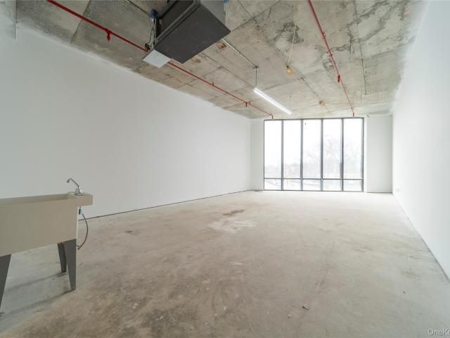 124 28 Queens Boulevard 2A