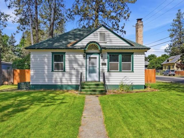 124 4th St, Cheney, WA 99004