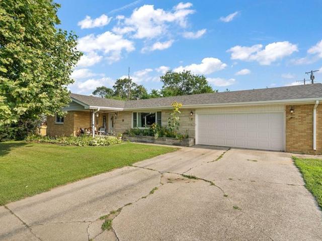 124 6th Ave NW, Demotte, IN 46310