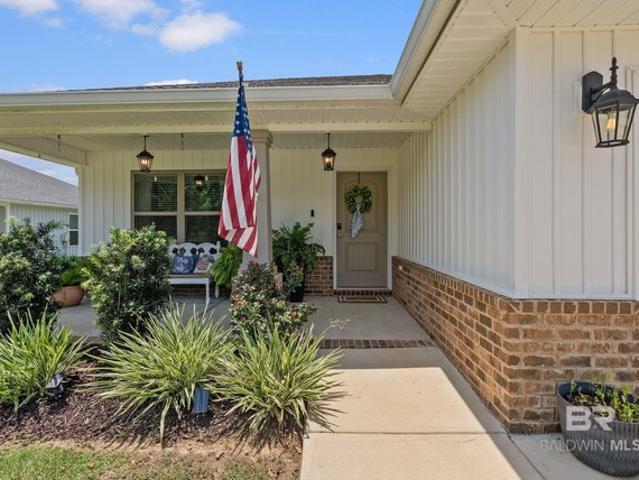 124 Cottage Ln, Atmore, AL 36502