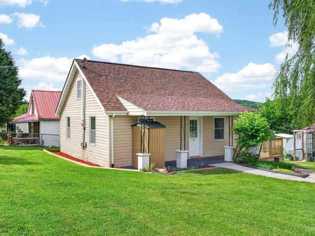 124 Cowan St, Radford, VA 24141