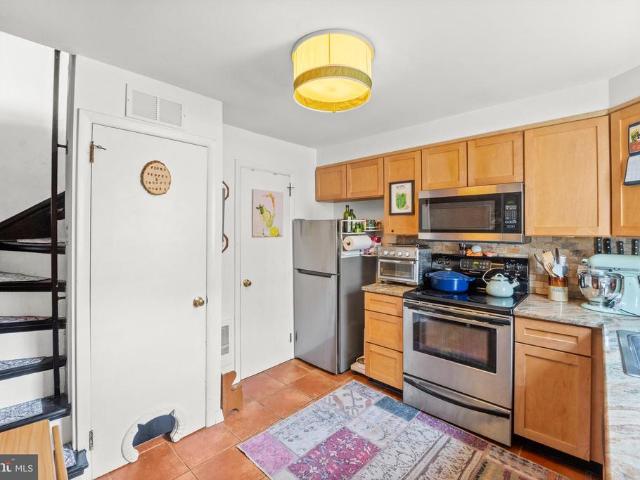 124 Catharine Street # D