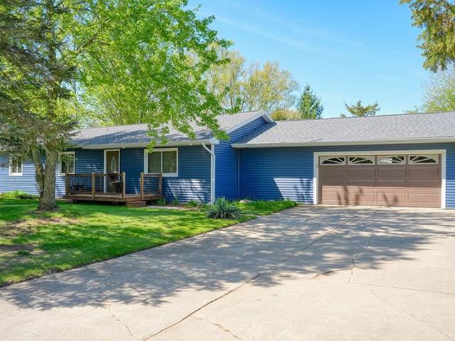 124 Carlysle Dr, Brooklyn, MI 49230
