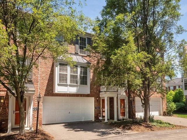 124 Chapel Harbor Dr, Pittsburgh, PA 15238