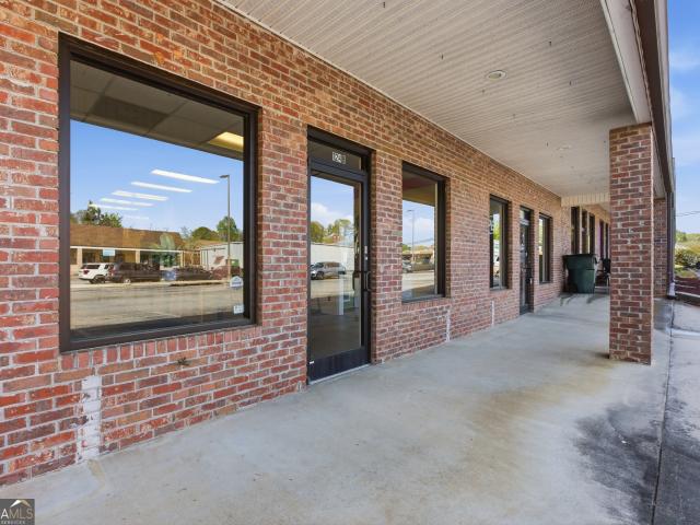 124 Clarkesville Plaza STE A & B